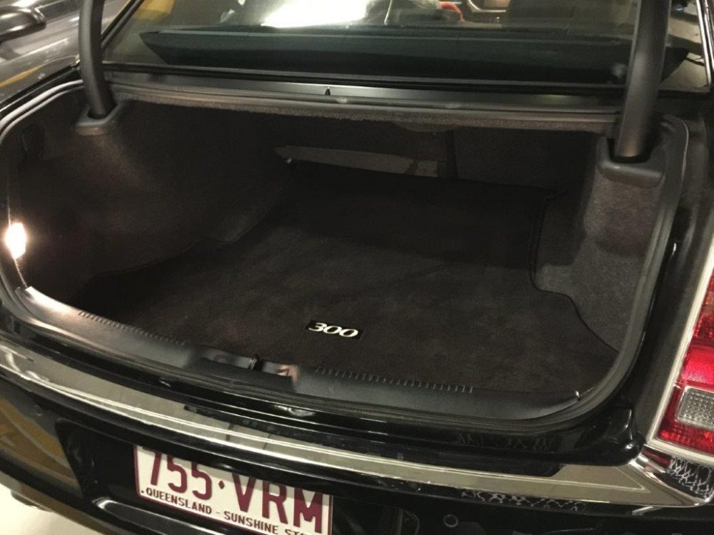 chrysler-300c-boot | Let's go Mum