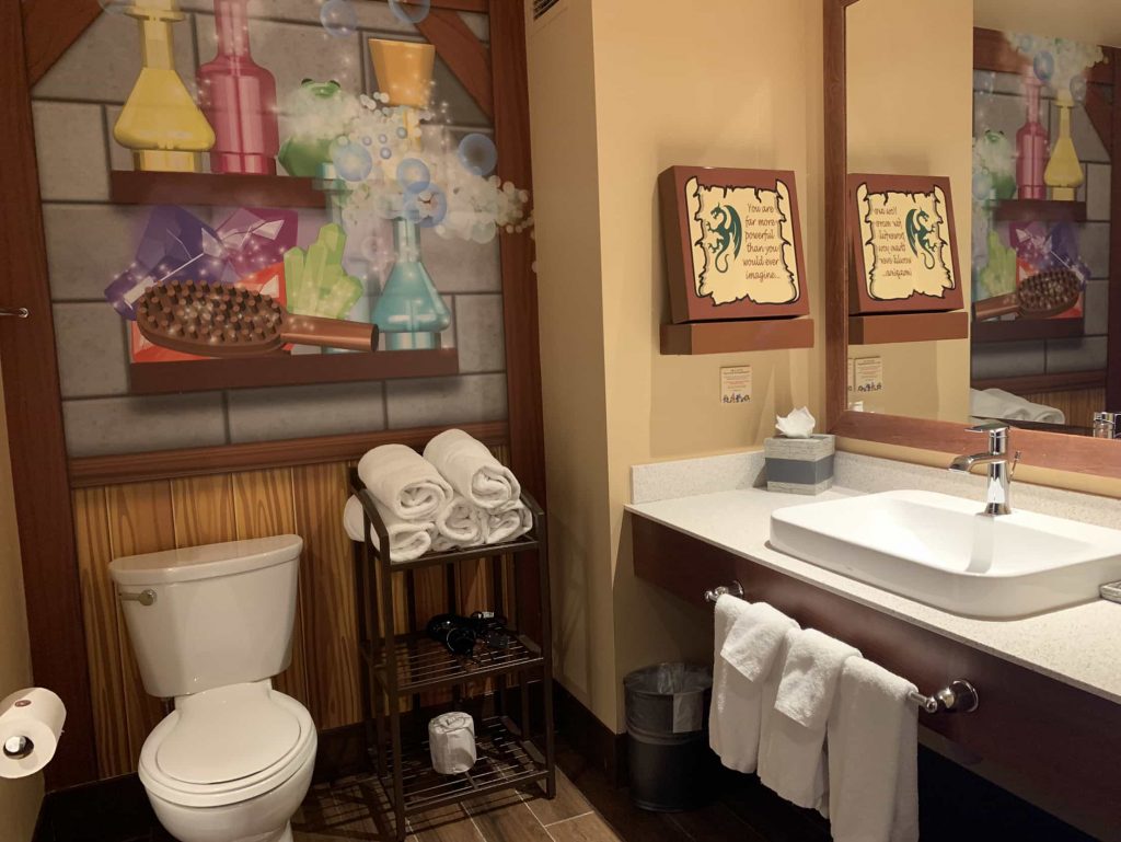 LEGOLAND California Castle Hotel & Magic Wizard theme room review | Let ...
