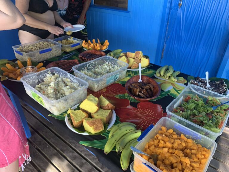 Aitutaki Wet N Wild cruise review - Aitutaki activities | Let's go Mum