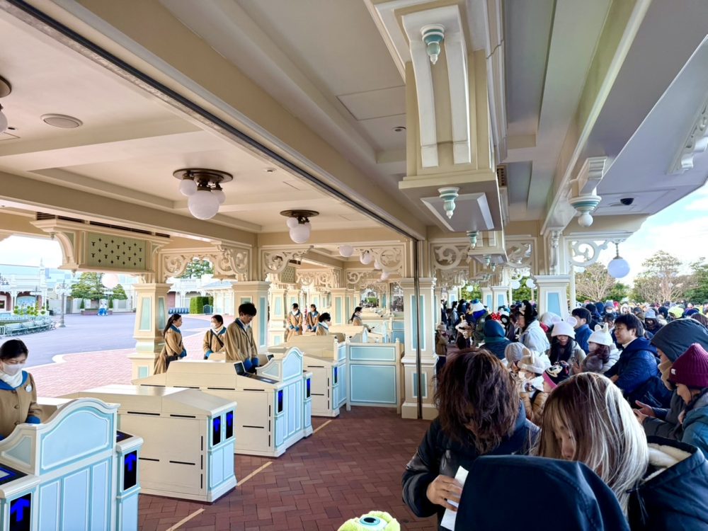 Happy Entry Tokyo Disneyland Early Entry beginner's guide | Let's go Mum